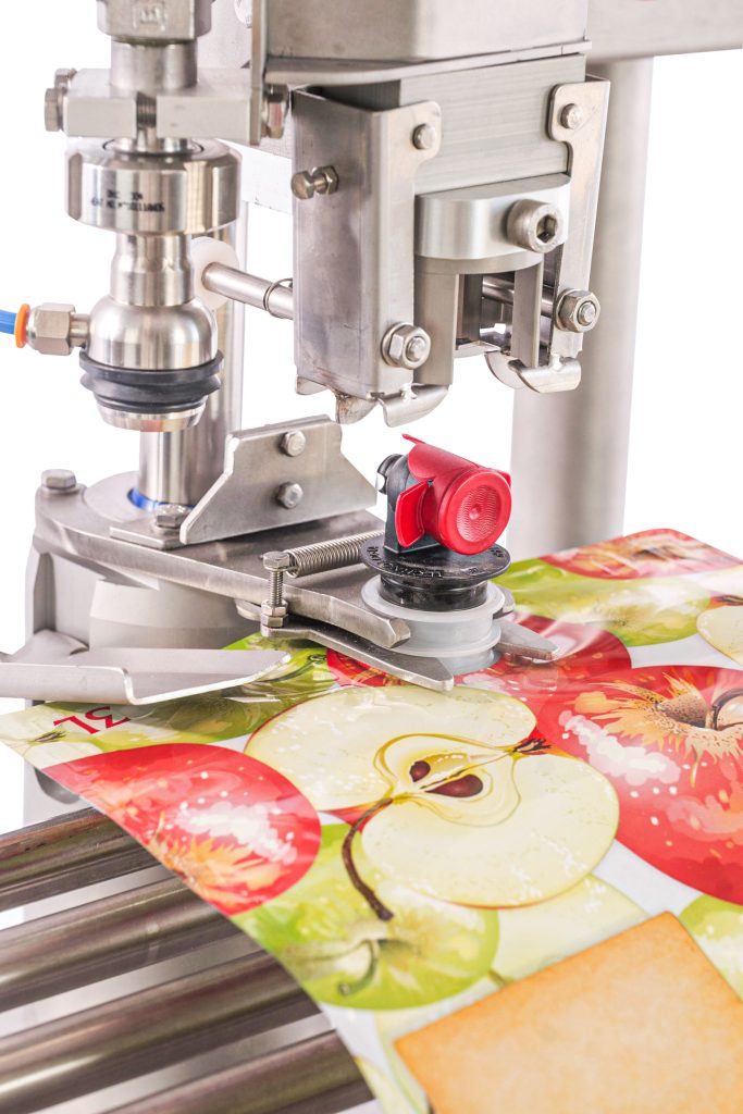 ProFruit Semi-automatic Bag in Box and Stand-up Pouch Filler SEMIFLOW - Cellar-Tek Supplies